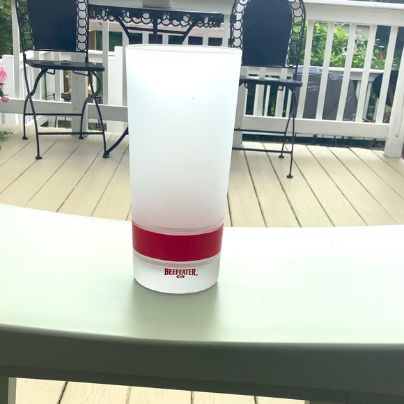 Vintage | Dining | Vintage Frosted Beefeater Gin Glass | Poshmark